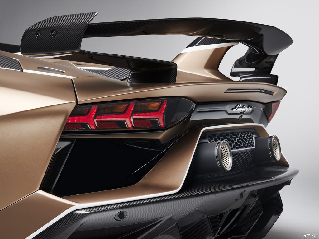 Lamborghini LP700 SVJ Carbon Fiber Body Kit – Carbon Showroom